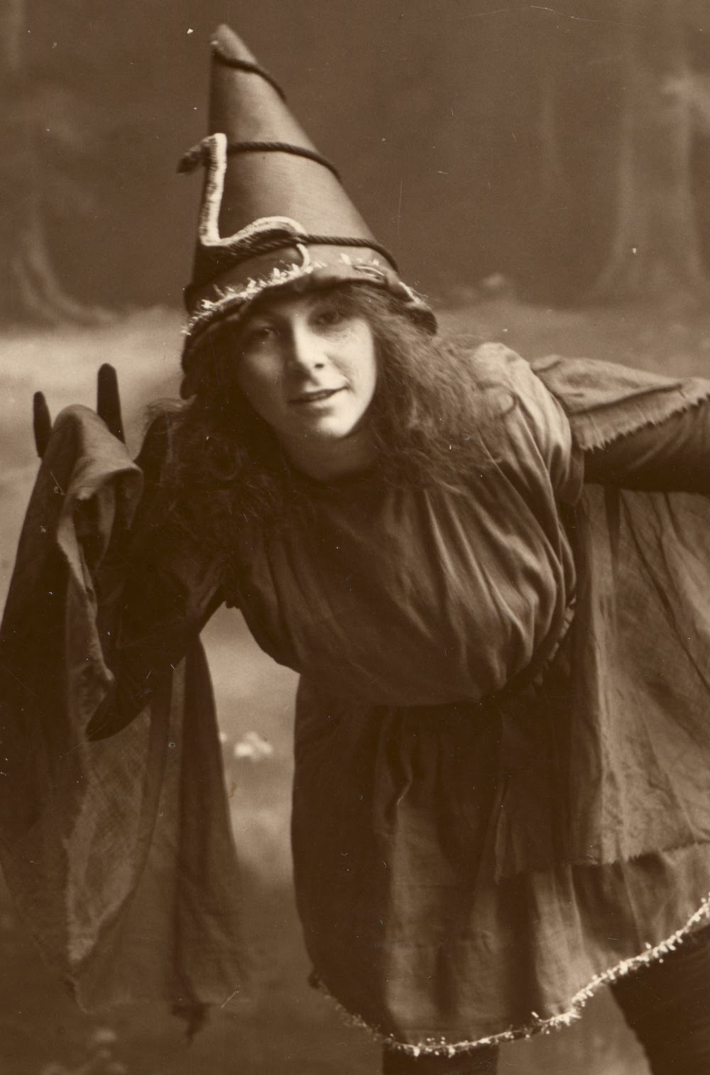 e g r e g o r e s: "Good Witches", according to Frank L. Baum