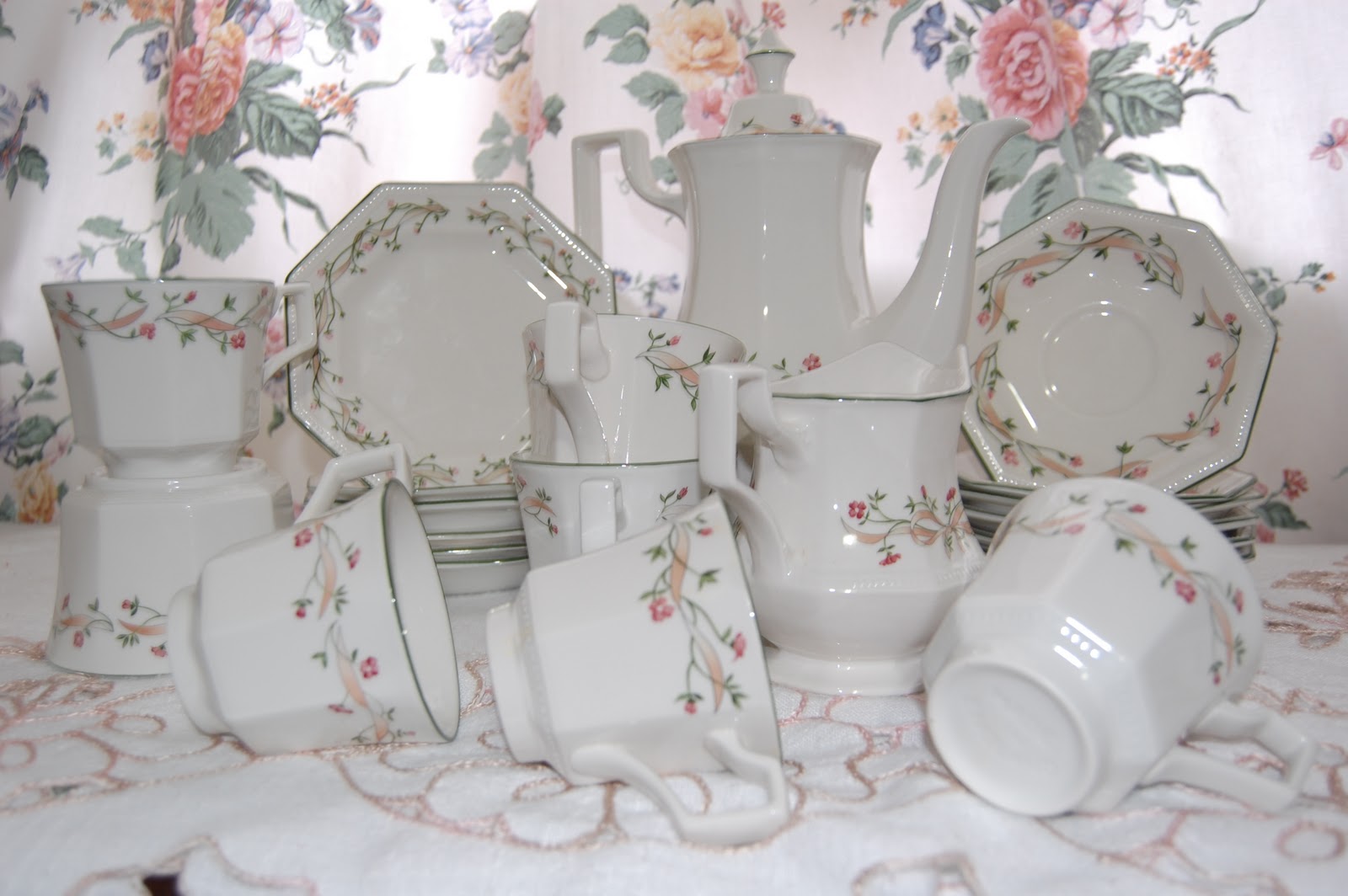 BarangUK: Johnson Brothers Eternal Beau Coffee Set (21 pieces ...