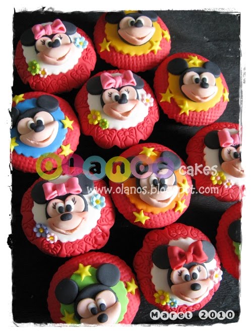 Olanos: Mickey & Minnie Mouse Cupcakes Olanos: Mickey & Minnie Mouse Cupcakes