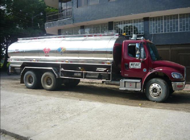 Empresa Líder en el Transporte de Hidrocarburos: SERVICIO DE DOBLETROQUES