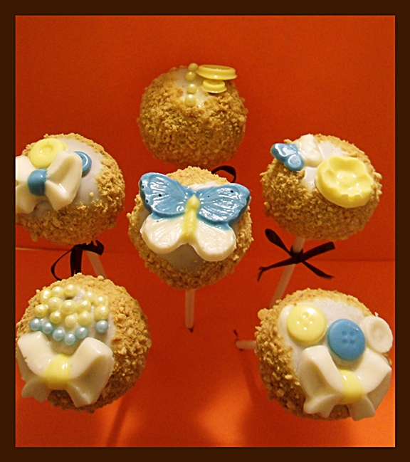 Hero Cake Pops: Working Woman Heroine Cake Pops.