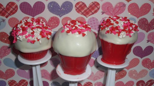 Hero Cake Pops: I Heart Cake Pops and Wilton!