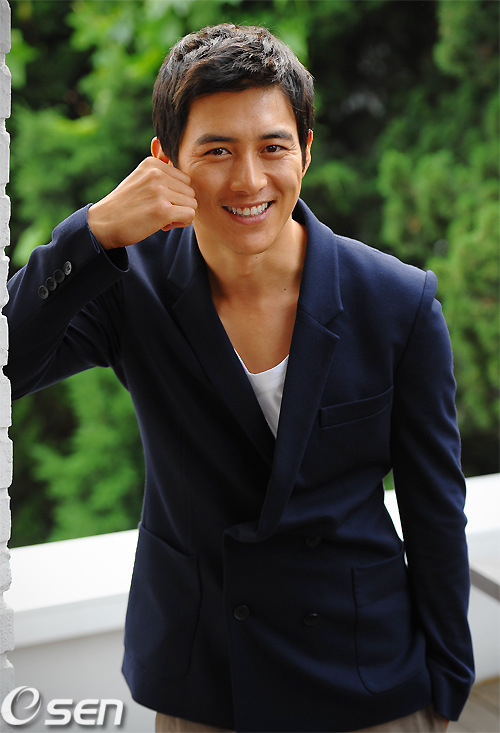 Ko Soo 고수: Ko Soo in "Headlines"