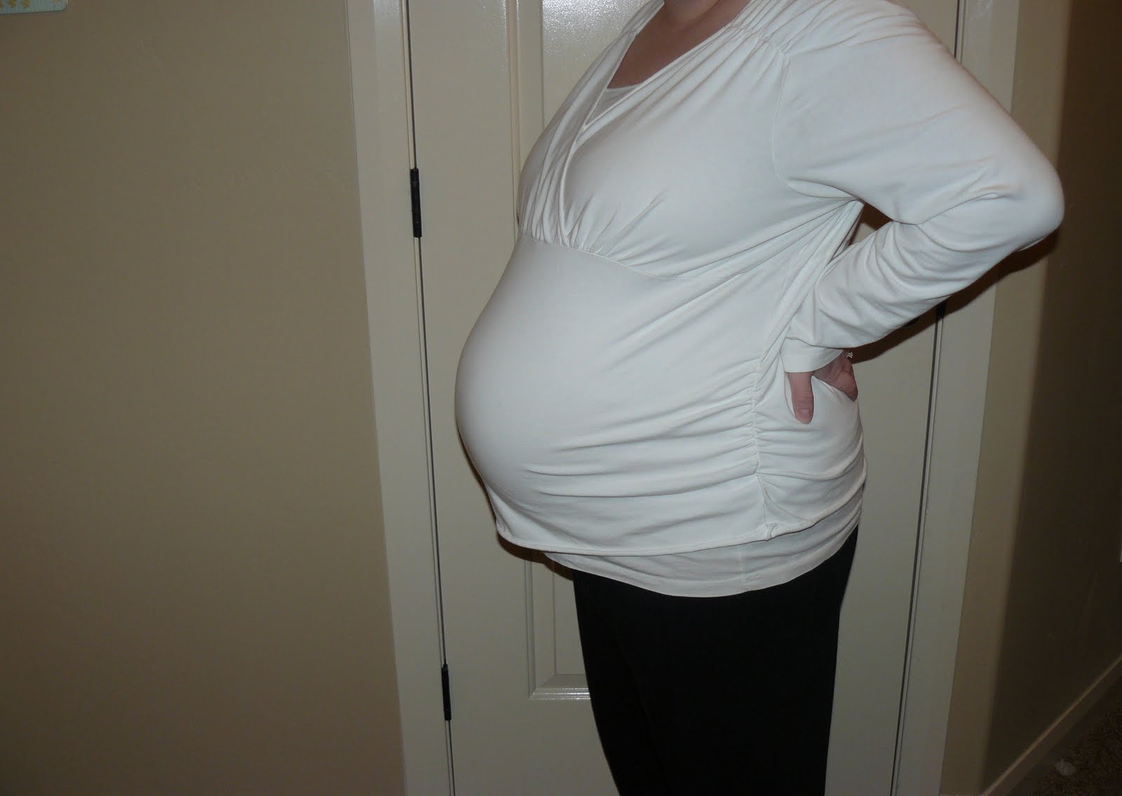 Growing Twins: 21 Weeks Belly Shot