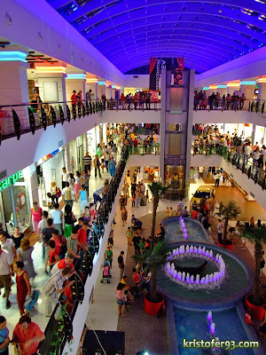 Foto: Noaptea Reducerilor la Arena Mall Bacau - Ghinghes.ro