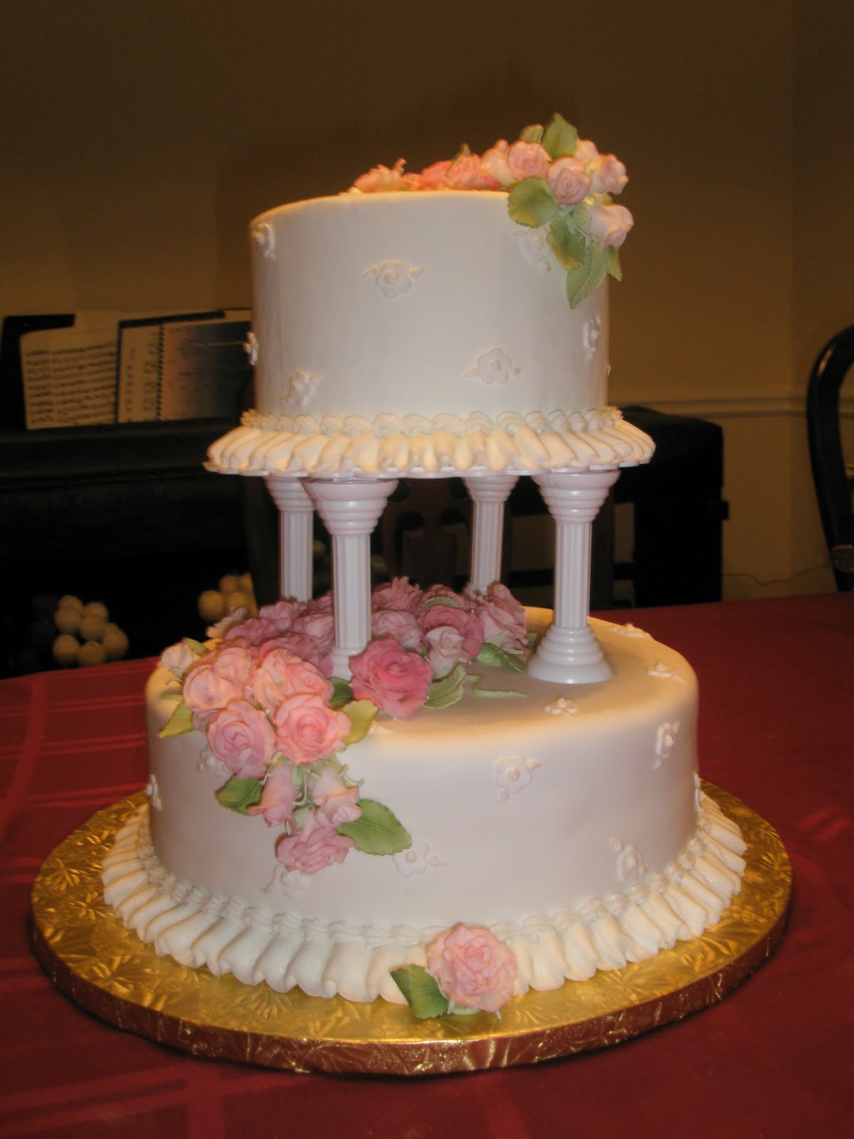 The Cake Engineer: Wilton Course 3: Final Class Cake!