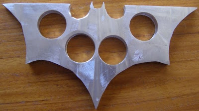 Batman Wallpaper Media: BATMAN FAN Creates Bat-Knuckles Weapon at School