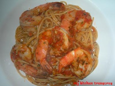 My Kitchen Treasures: Garidomakaronada Ouzo and Fresh Tomato