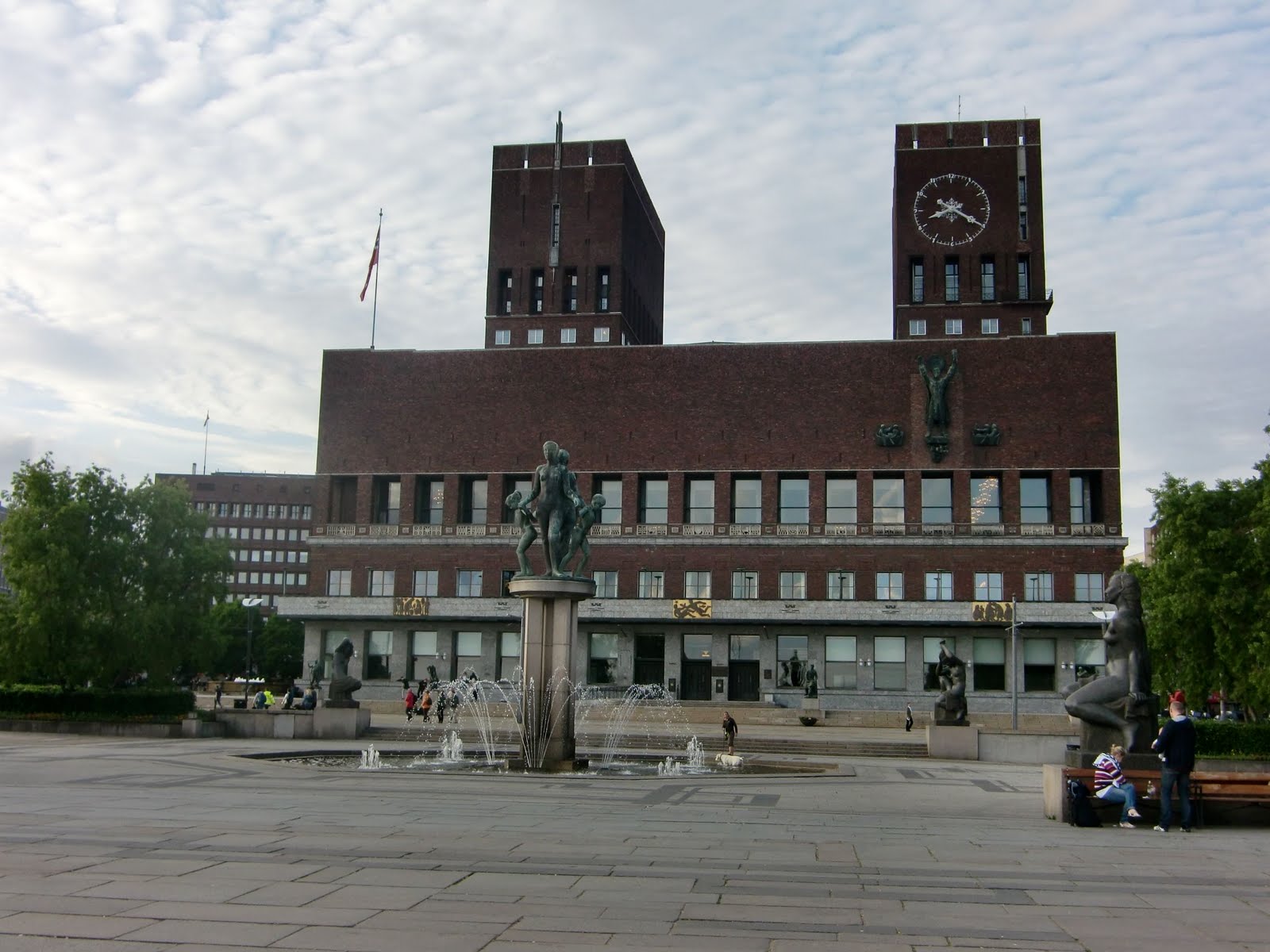 SorroBloc: Noruega: OSLO, capital d'un llarg país... (01)