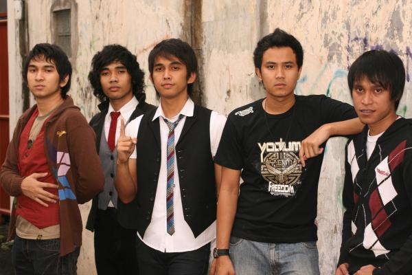 Lyla Band | Wallpaperholic