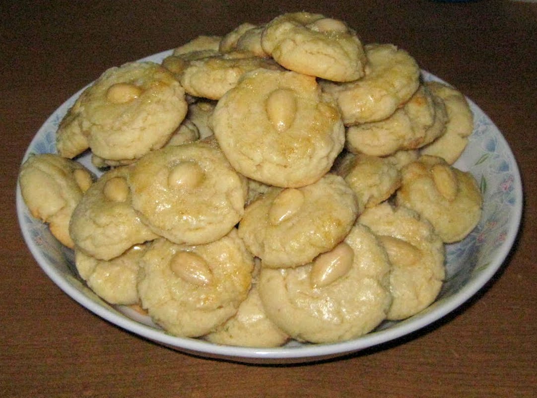Tasty Confection: Chinese Almond Cookies