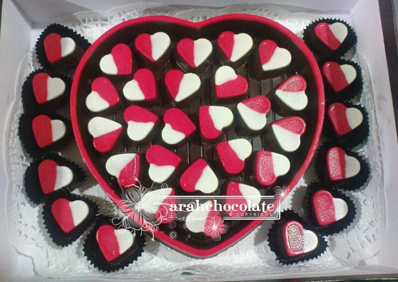 Arahchocolate and Bakery: Coklat hantaran ~ Love Box size XL