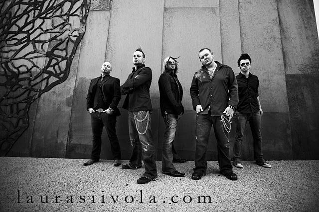 Laura Siivola- Blographer: Ember | Phoenix Band Photography