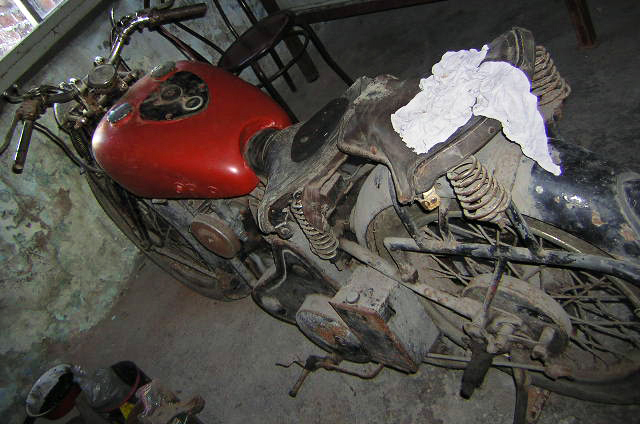 RoyalEnfields.com: Can you identify this mystery motorcycle?
