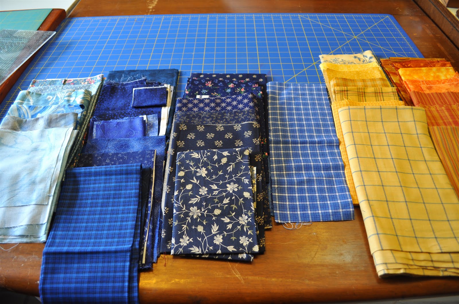 LuAnn Kessi: Raffle Quilt.... Applique Done