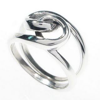 Artistic Home Interior: Silver Rings - Modern Design A Ring