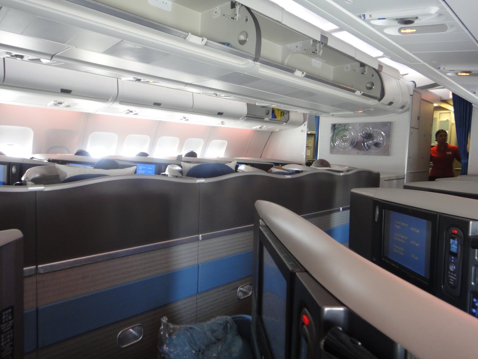 Cathay Pacific 708 ( CX708 ) - Bangkok to Hong Kong Business Class ...