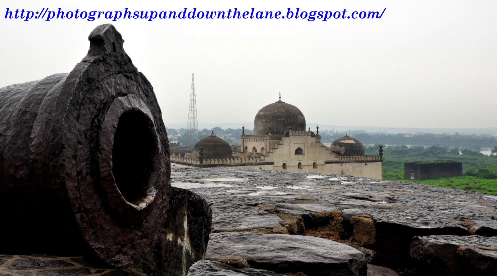 PHOTOGRAPHS UP AND DOWN THE LANE: Gulbarga Fort