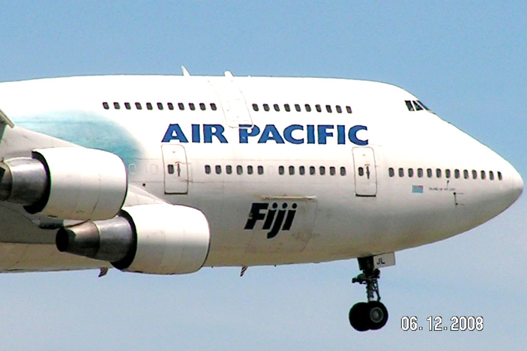 Plane Spotting: Air Pacific Fiji Airlines B747-400
