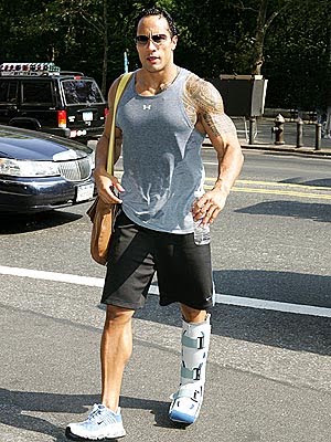 Man and Woman Haircuts: Dwayne "The Rock" Johnson Short Men Haircuts Photos