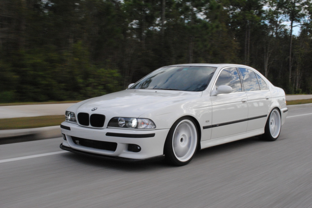 BMW M5: White E39 M5