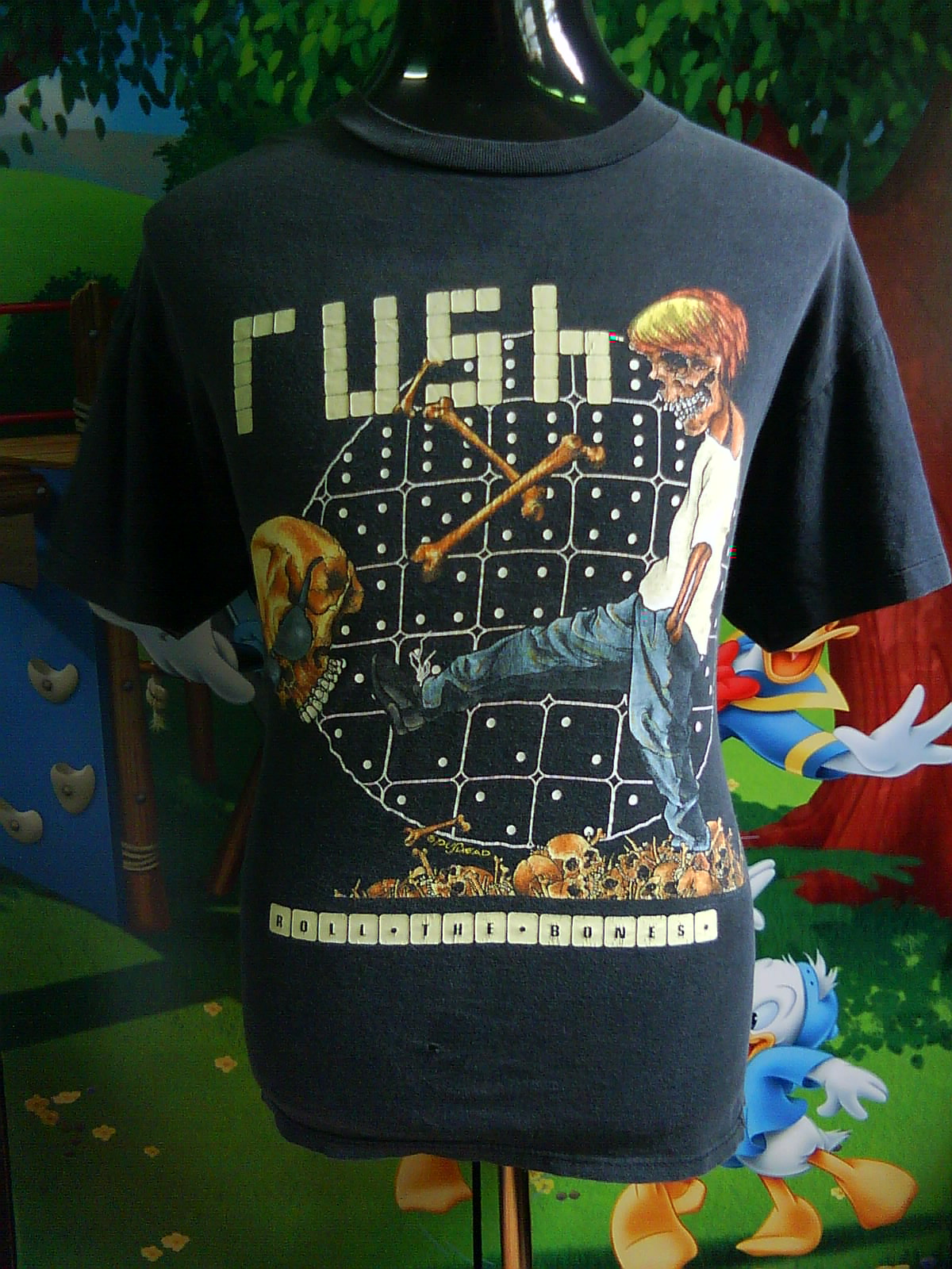 EnjOytAblE COllEctIOn: Vintage Rush band t shirt (SOLD)