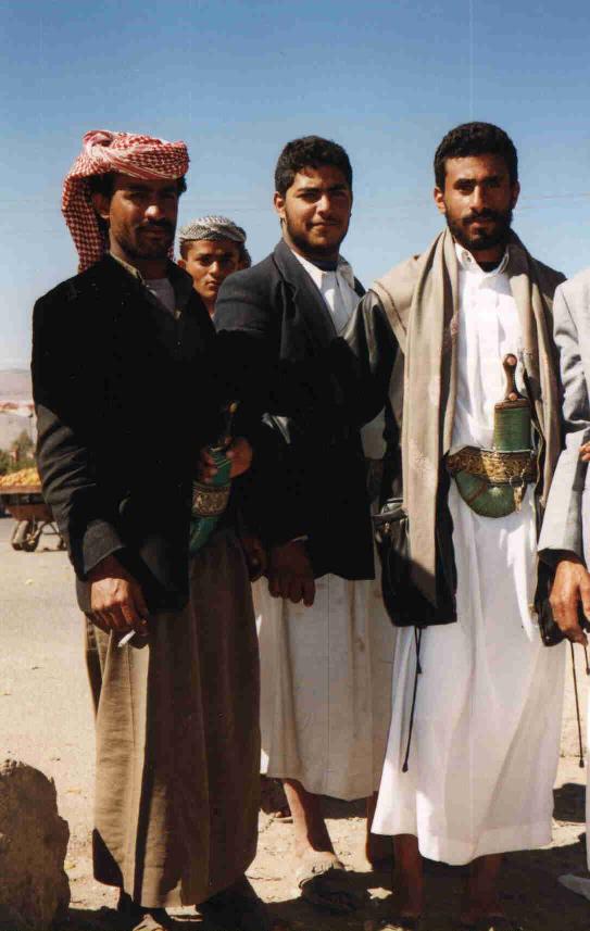 world bodybuilders pictures: Yemen bodybuilders in traditional dress