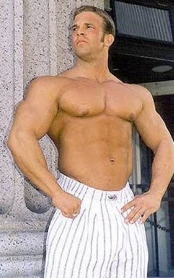 world bodybuilders pictures: lovely smiley bodybuilder derek anthony with great muscles