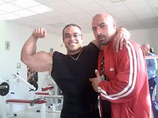 world bodybuilders pictures: muscles builder david dahan with friends
