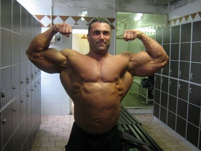world bodybuilders pictures: muscles builder alessandro grassi