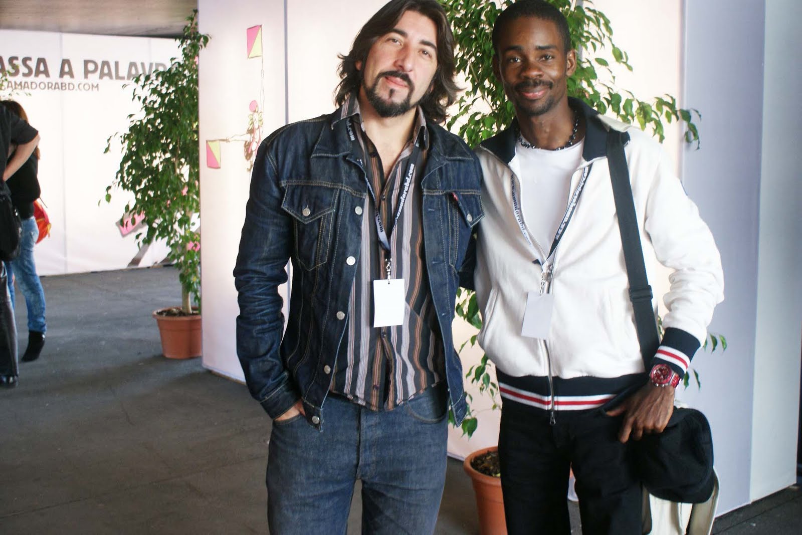 BANDA DESENHADA-QUADRINHOS-COMICS DE ANGOLA 24/24h