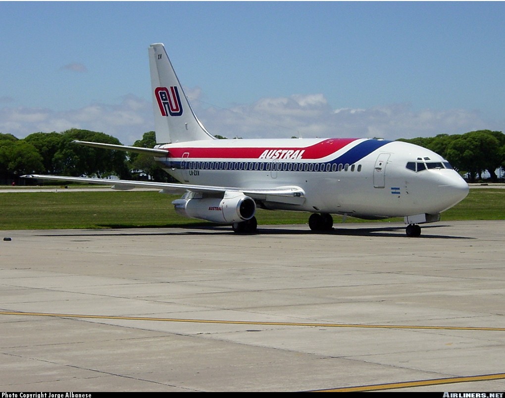 Historias Individuales: LV-ZXV Boeing 737-228 c/n 23793/1426