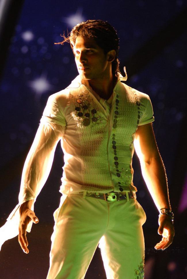 allu arjun's varudu latest movie stills gallery~4