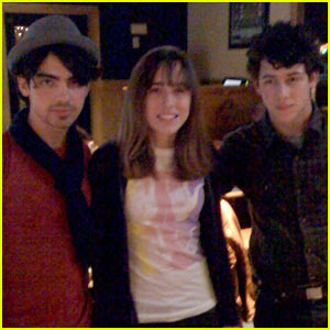 Blog Rosa: Nueva FOTO de la nueva BARBA de JOE JONAS