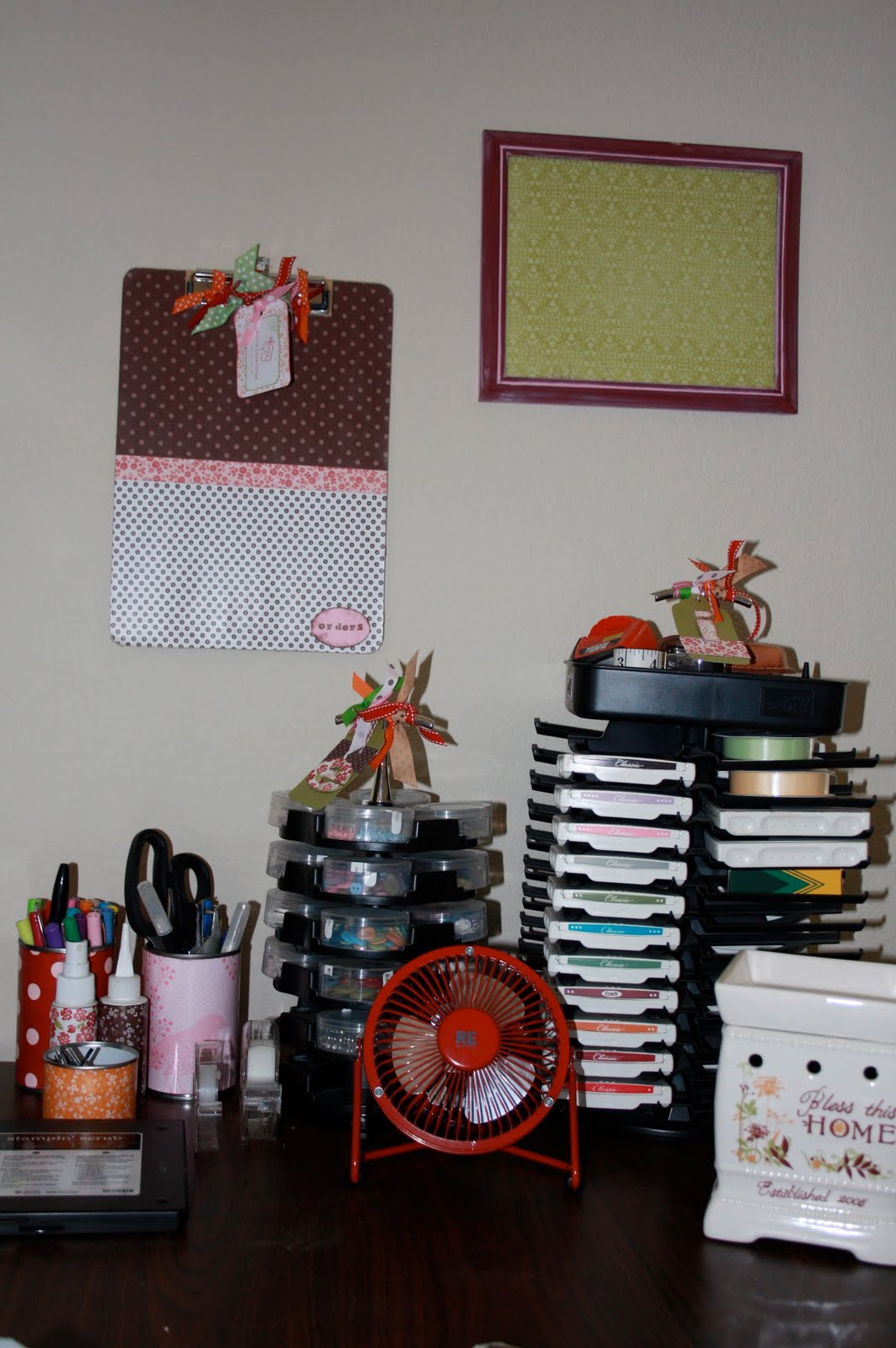 Lanier Creations: My Craft Room...The Tour... except the closet...it's ...