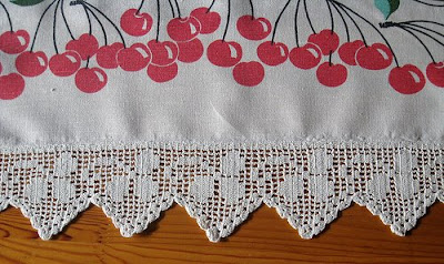 ÖRGÜ CAFE: MASA KENARI