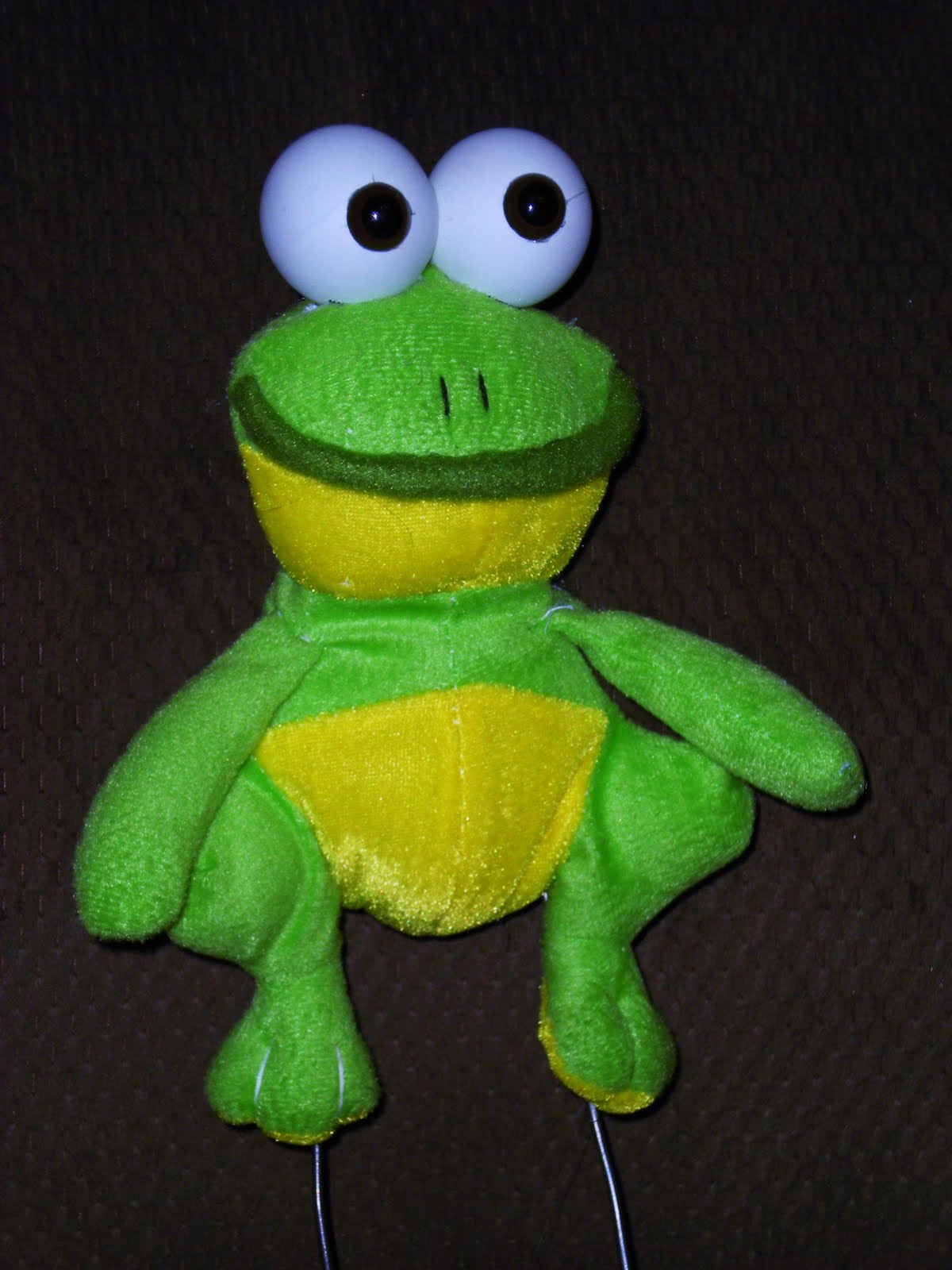 The Golden Glue Gun: Frog Beans