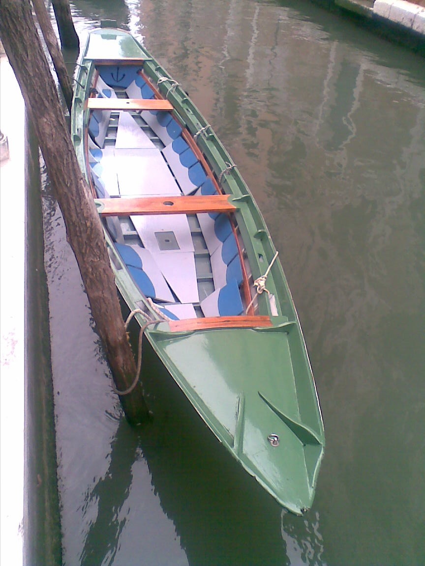 DoryMan: Rowing in Venice