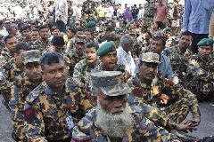 BDR Mutiny in Bangladesh: BDR jawans return to Pilkhana in compliance ...