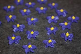 Crafters Guru: Easy, Quick, Drop Flowers!!!