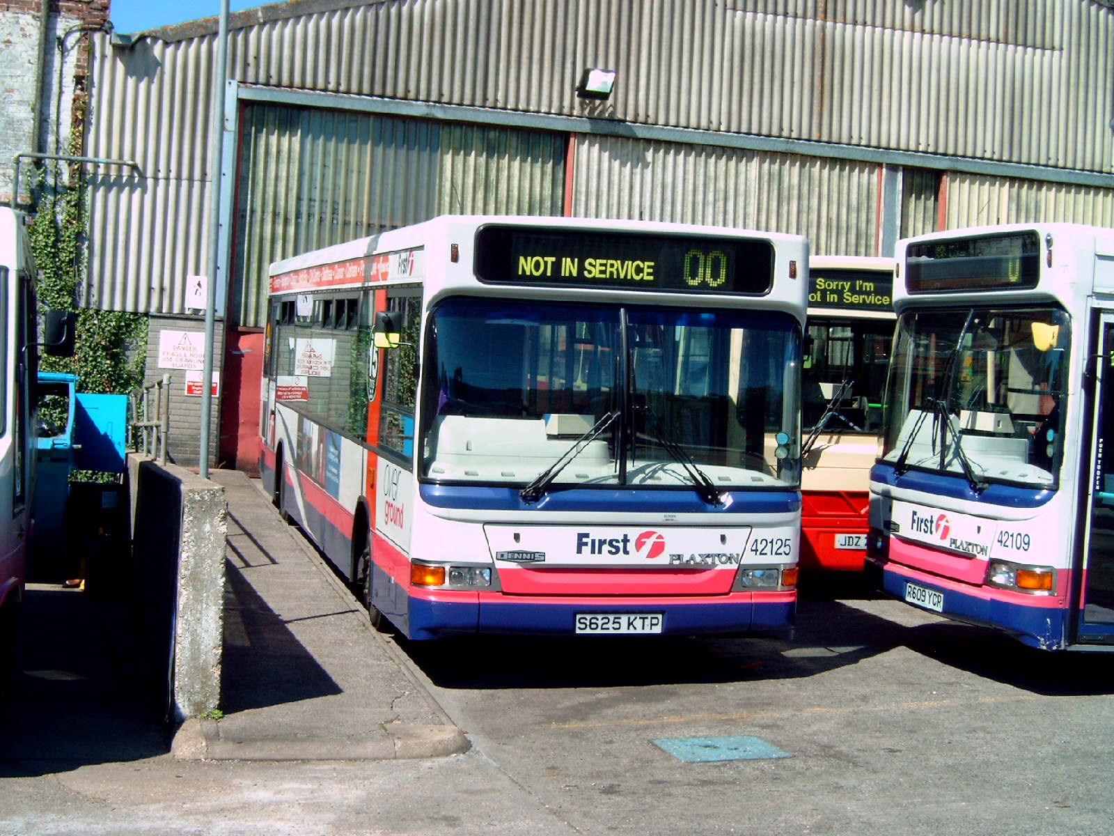 Southern England Bus Scene: Hoeford depot trip, 2005