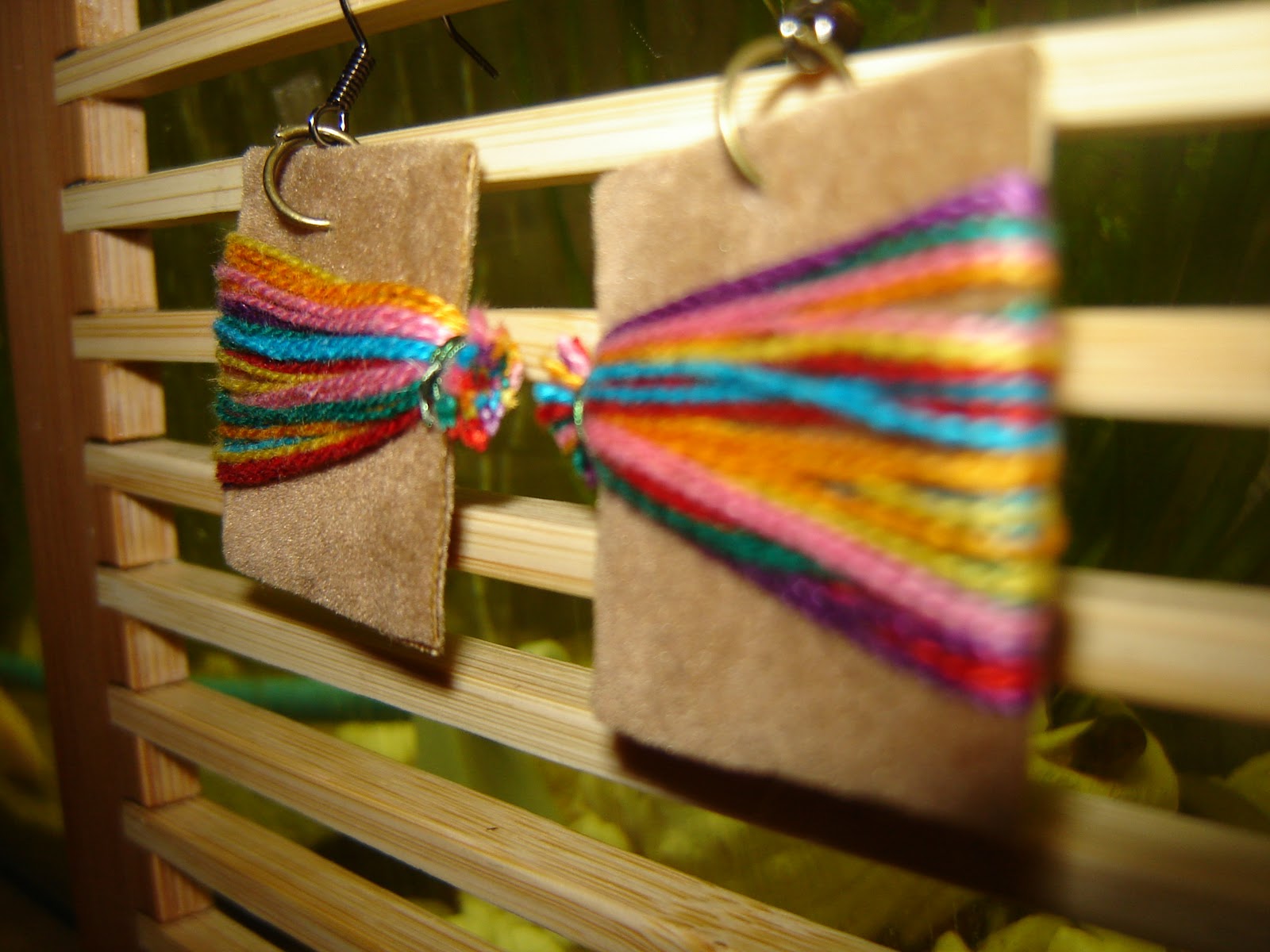 Blog de lucru manual: Catifea si ata colorata