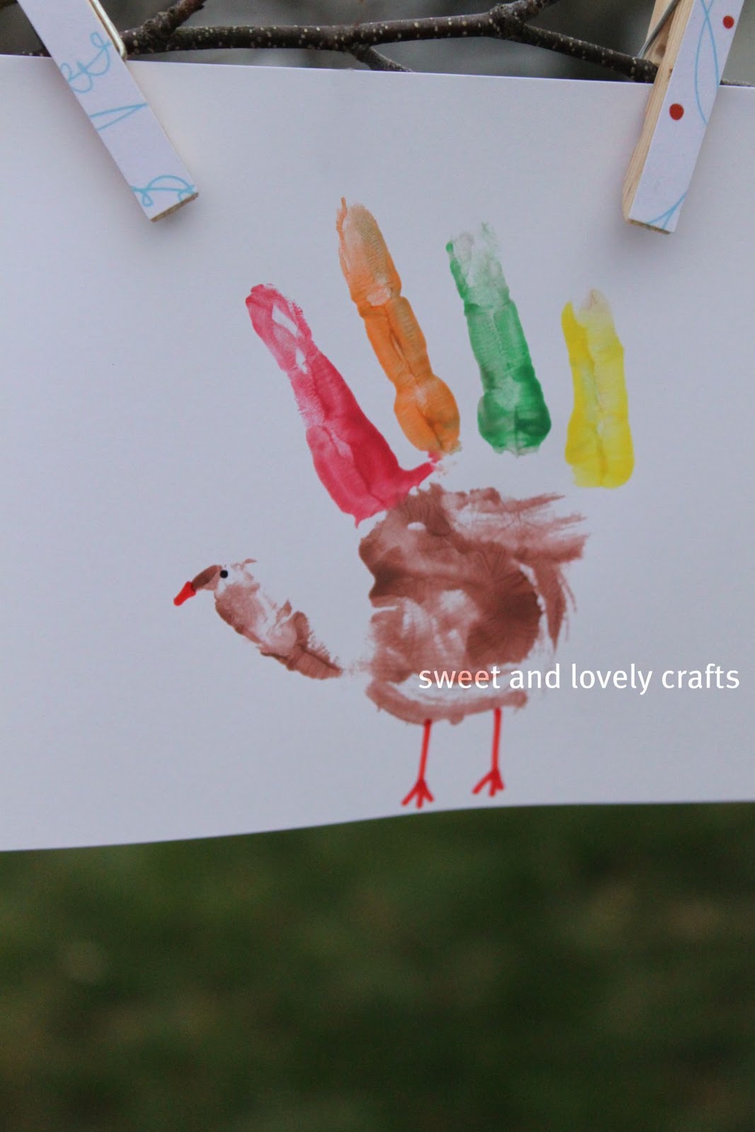 sweet and lovely crafts: turkey handprints