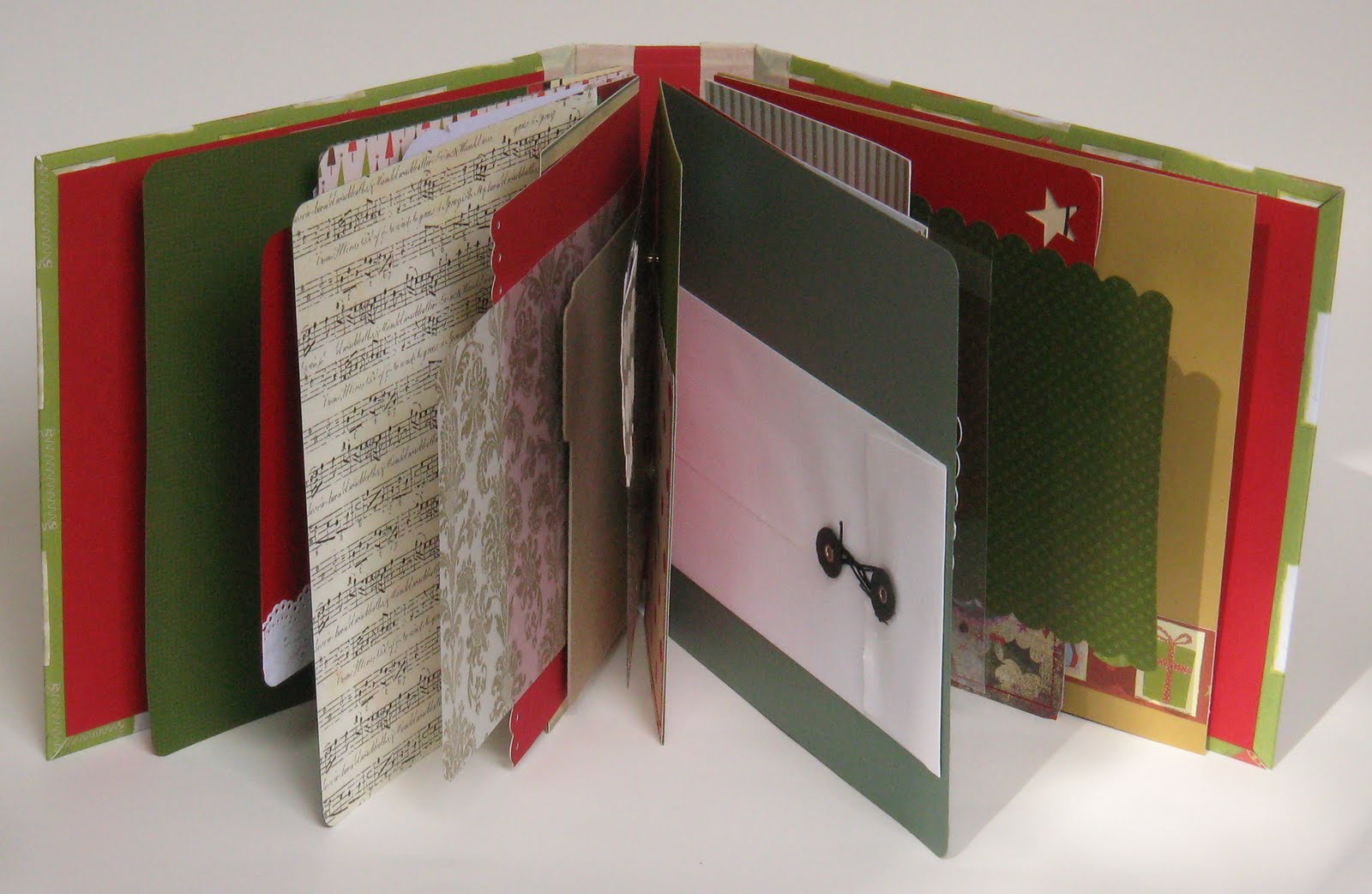 I love to make little books, but obviously I don't have enough time or ...