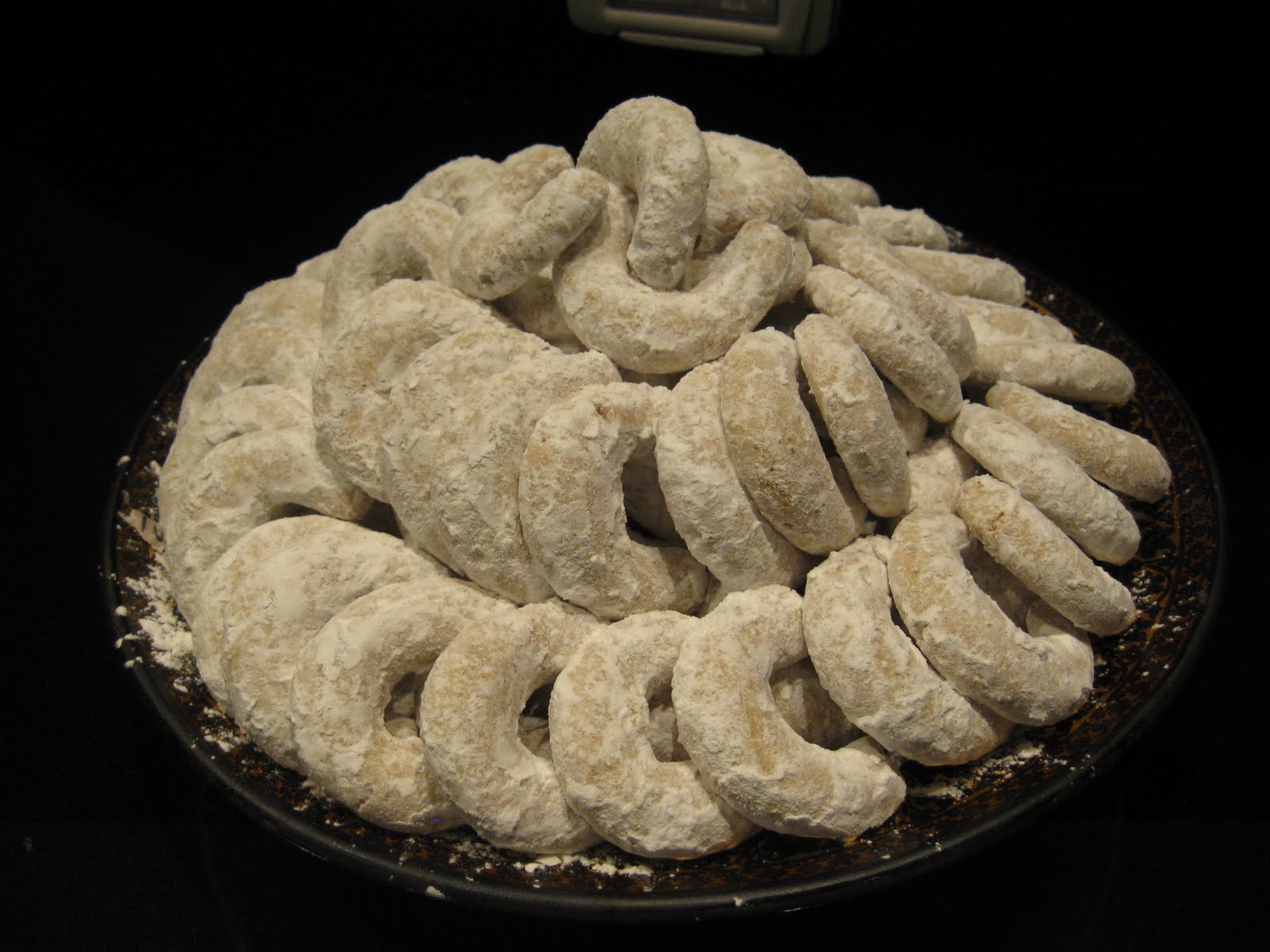 ANDREA'S COOKING: MEIA LUA DE AMÊNDOAS