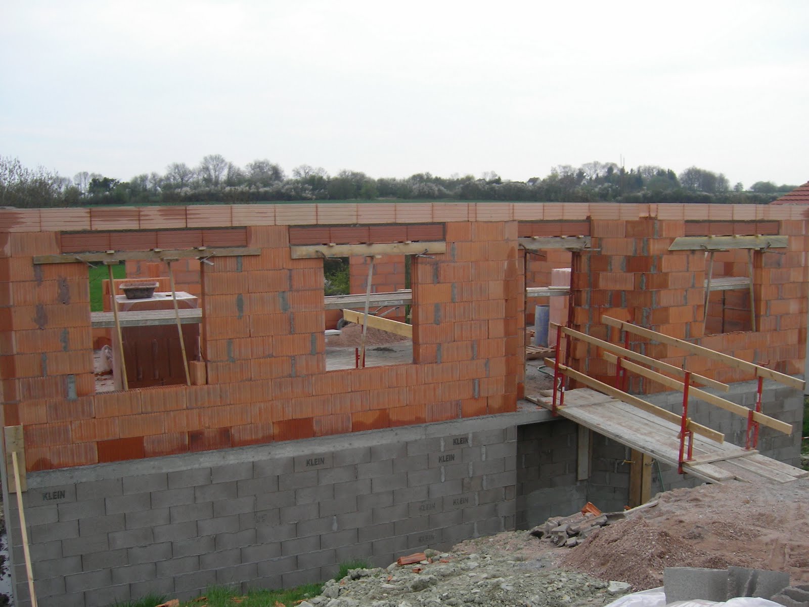 Maisons Claire de filip et cindy: linteaux + Chainage peripherique