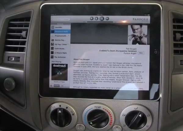 Garage Car: iPad as a car entertainment center (Video)