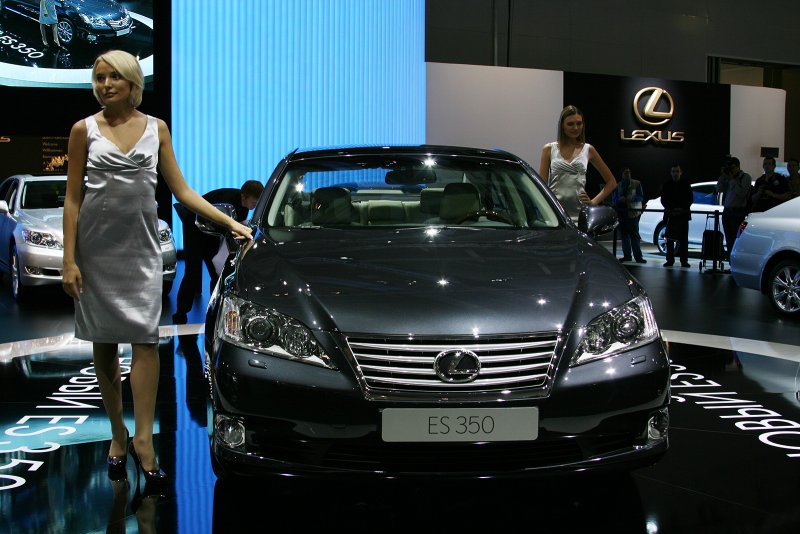 Lexus revealed the future in the form ES 350 ~ All Sport Auto