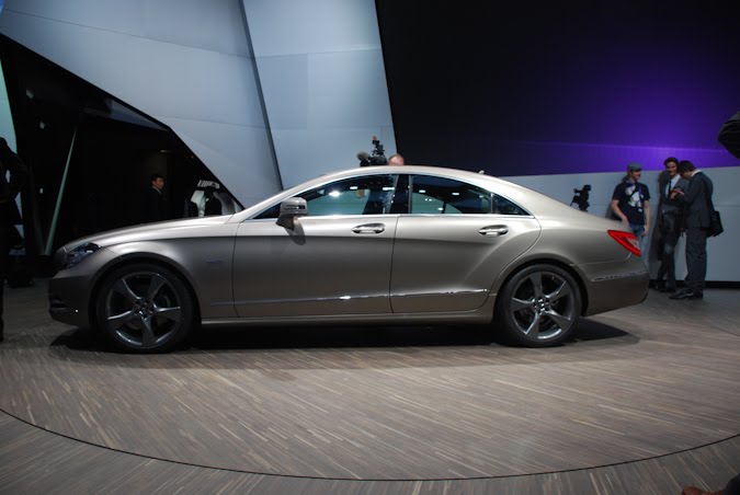 new car 2010: Live in Paris 2010: Mercedes CLS 350 CDI 2011 LED lighting
