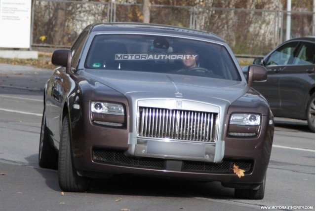 Looks Like a Car: Rolls-Royce is preparing an elongated version of the ...